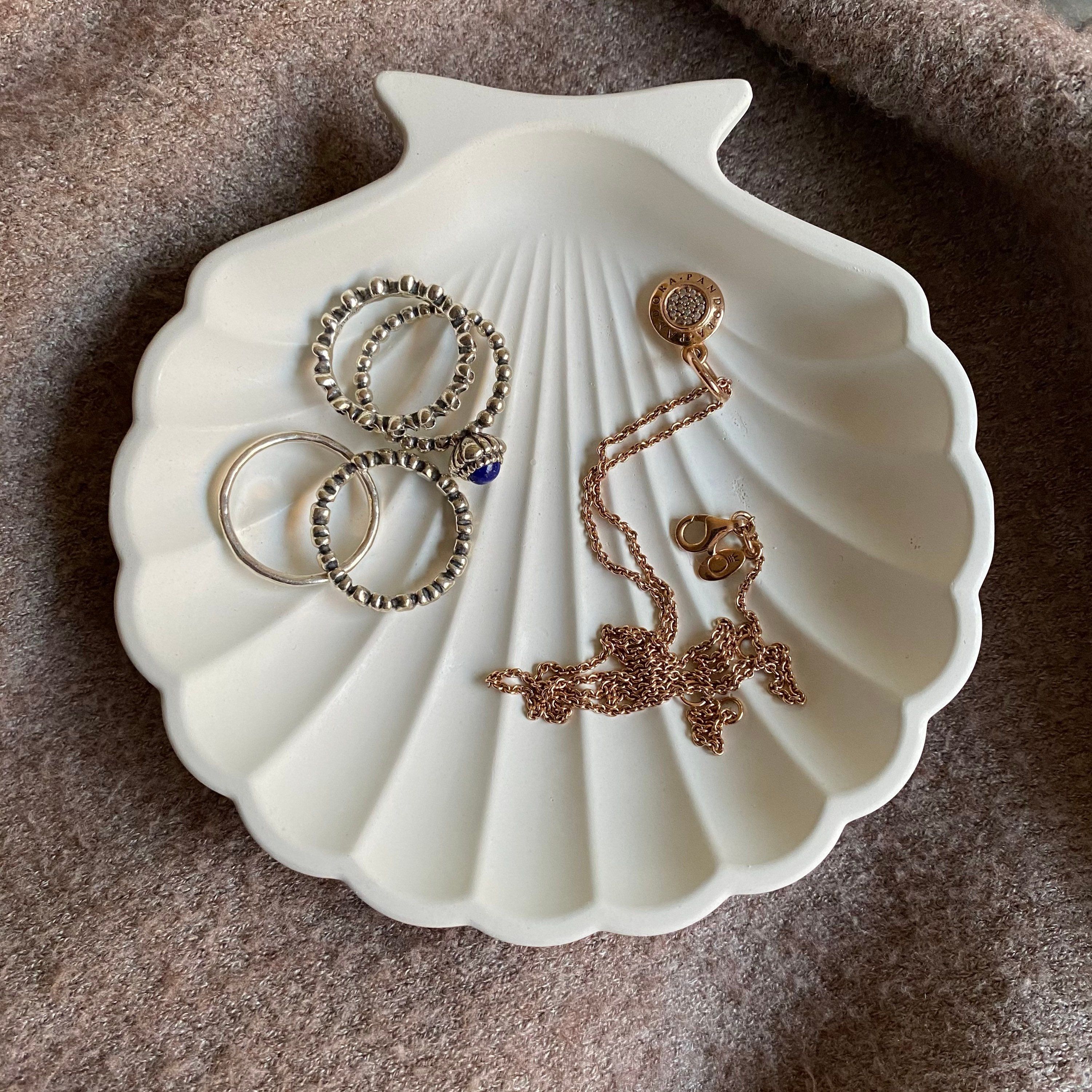 Home Decoration Items One Piece Shell Tray For Jewelry And Decor ...