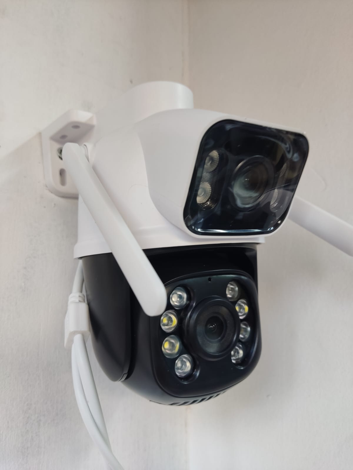 Dual Lens wifi camera real 6mp Icesee app with 1 years of warranty ...