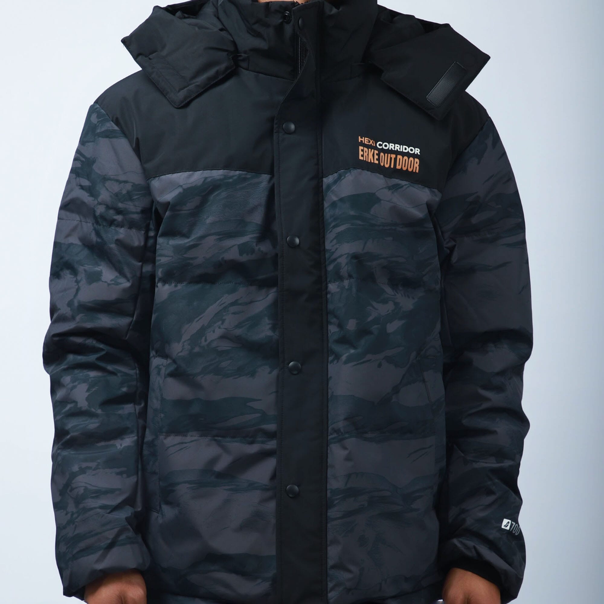 Erke Black Polyester Full Sleeves Down Jacket For Men - 11221498391-001 ...