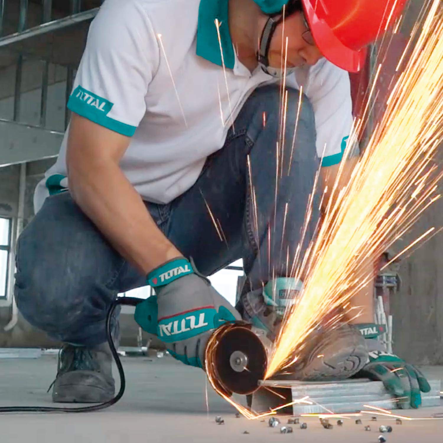 Total Tools 900W Angle Grinder For Metal, Wood, Tile And Stones Cutting ...