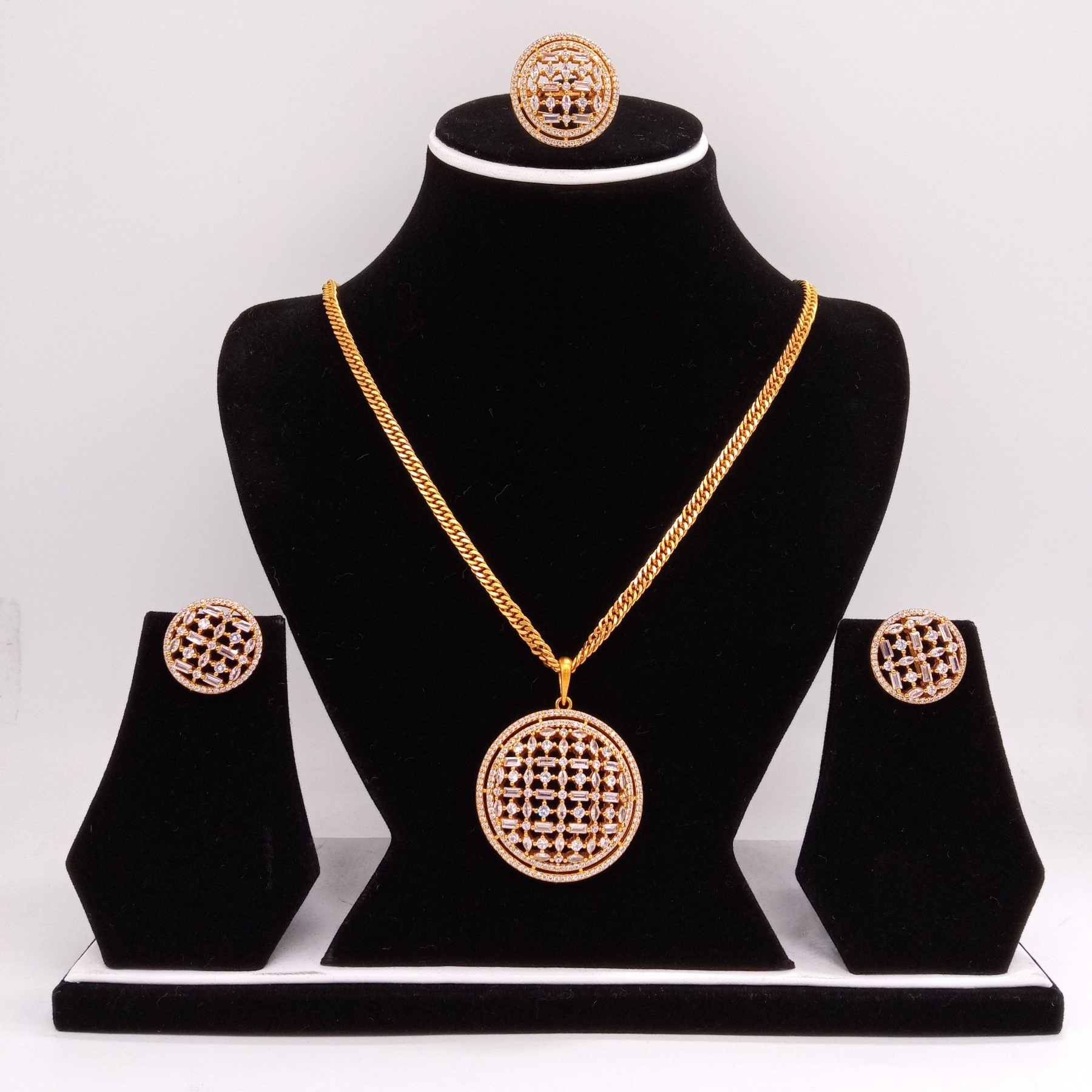 Abhushan Gallery Panchadhatu Gold Plated Round Net Design Full White ...