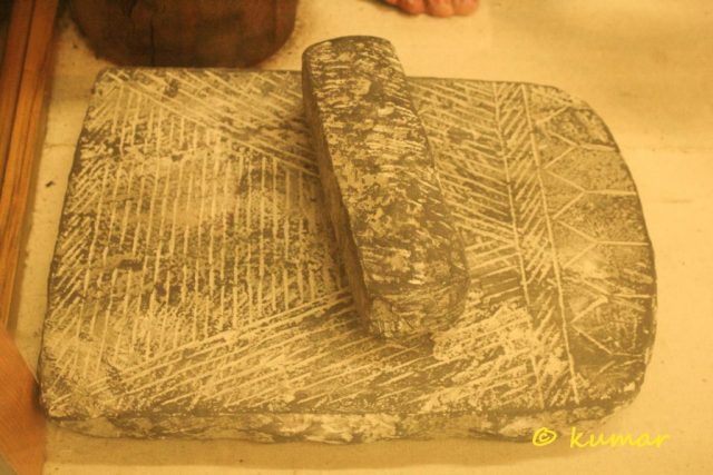 Natural Stone Traditional Village Style Natural Hand Grinder Mortar ...