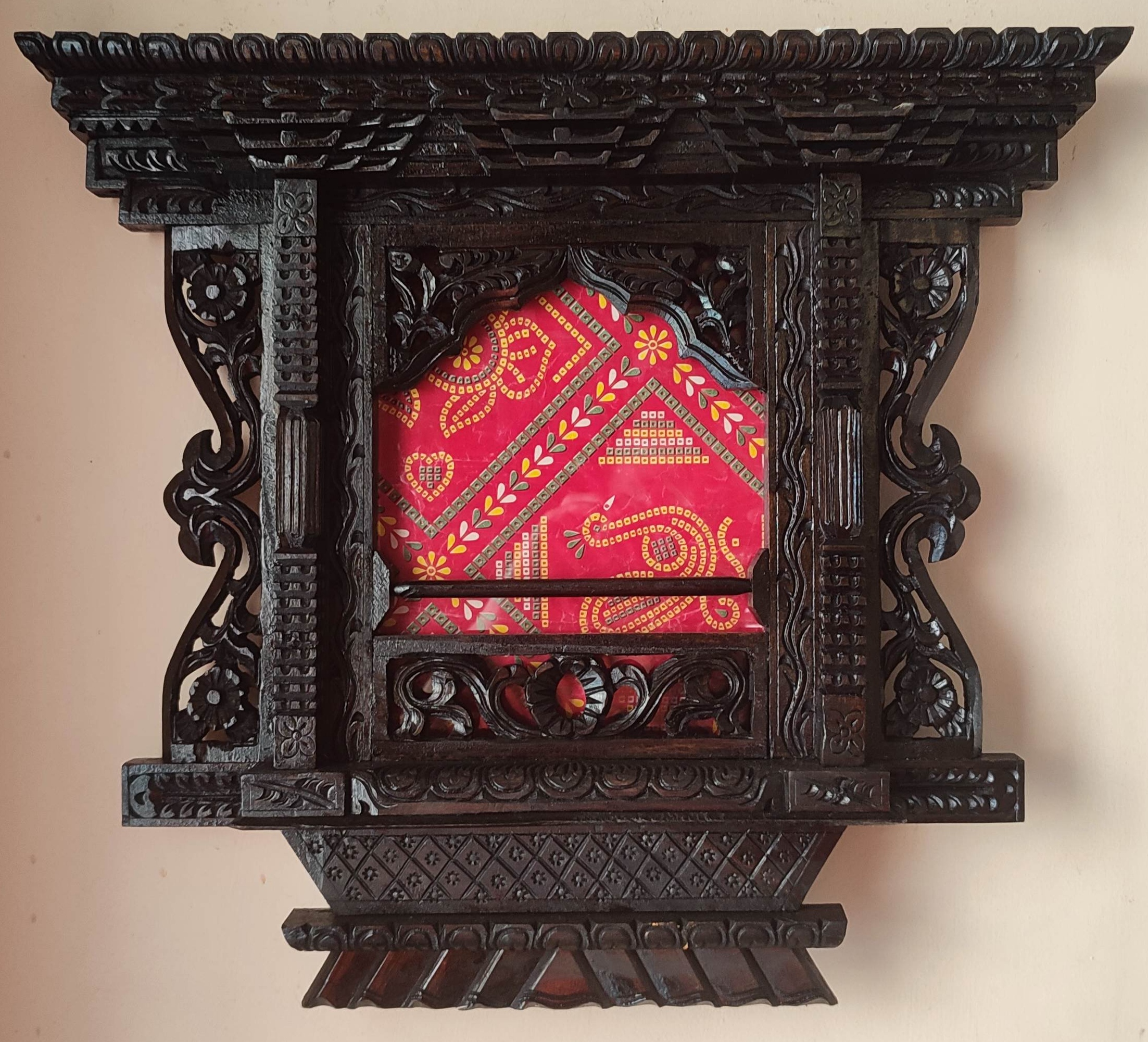 Ankhi Jhyal Photo Frame/Wooden Traditional Handcrafted Window Photo ...
